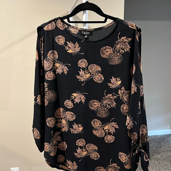 Papillon Blanc | Tops | New Papillon Top | Poshmark